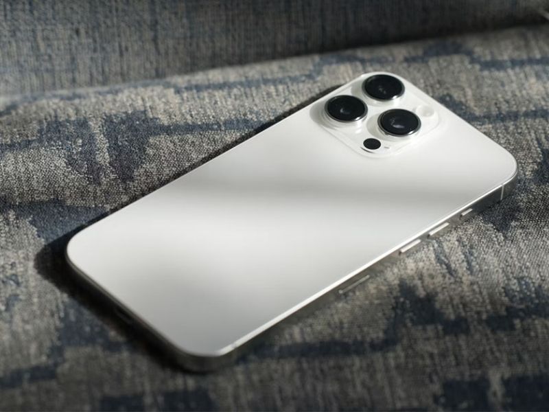 OPPO Find X8 Ultra vs iPhone 16 Pro Max 2026 chọn máy nào?